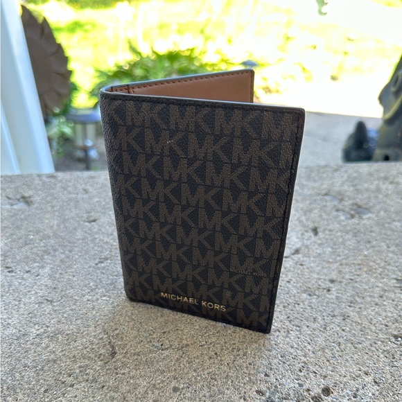 Michael Kors | Bags | Michael Kors Leather Jet Set Travel Passport ...